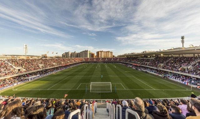 Vinton | El mini-estadi, punt final d'un llarg fil de cotó