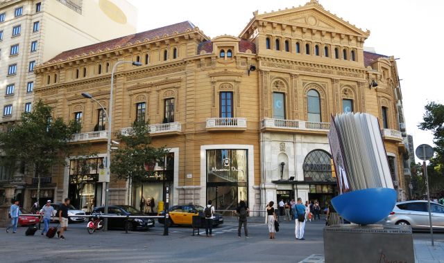 El cine Comèdia cierra sus puertas después de 60 años de actividad