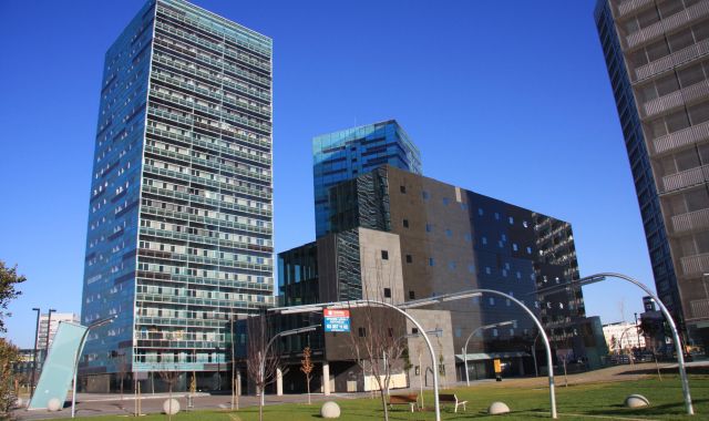 L'Hospitalet y el Baix Llobregat reducen las colas del paro en 1.300 ...