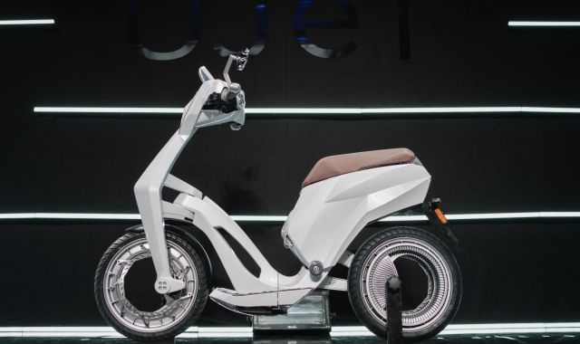 Ujet, una 'scooter' que es doblega